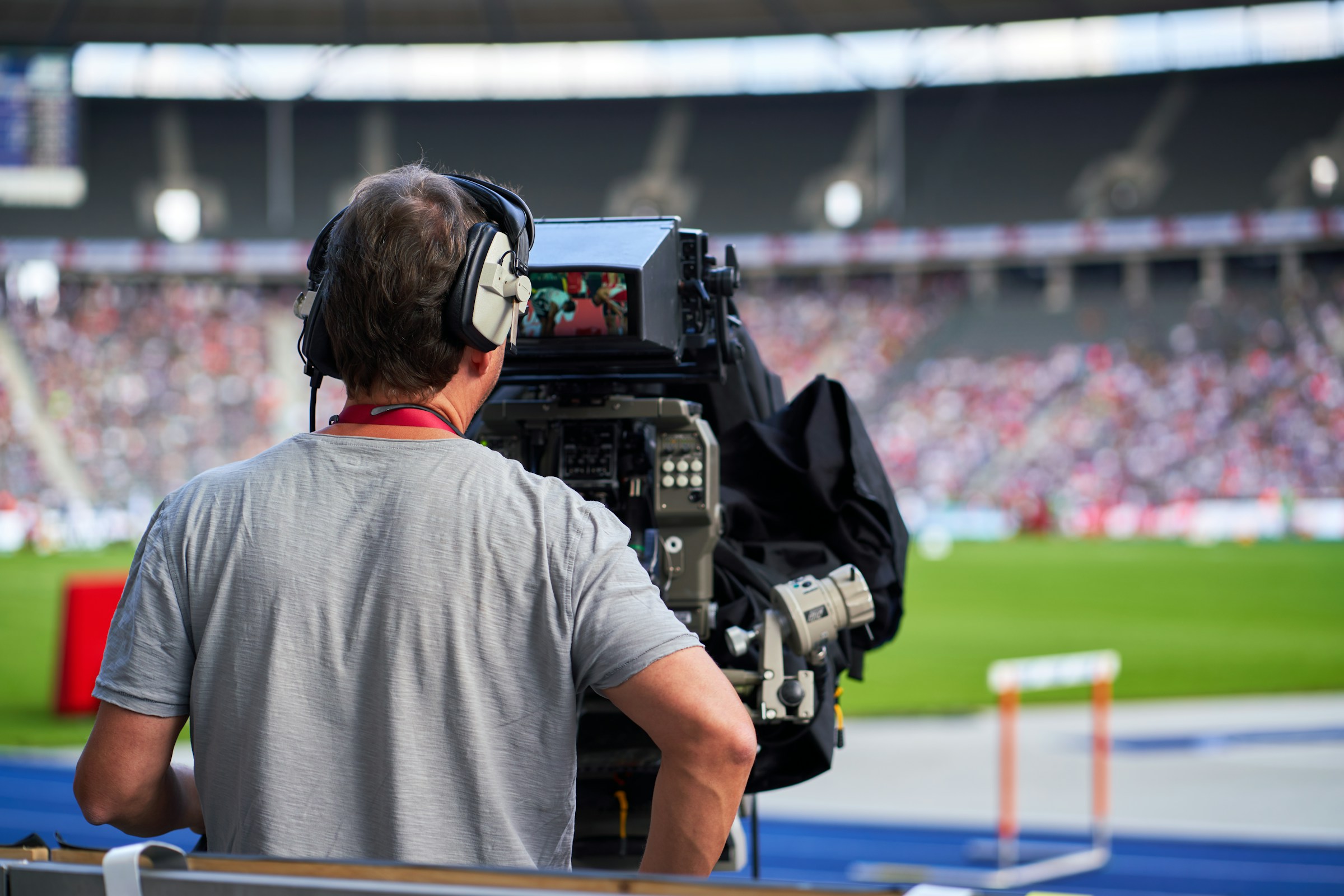 Psychology of effective sports broadcasting - sports propaganda